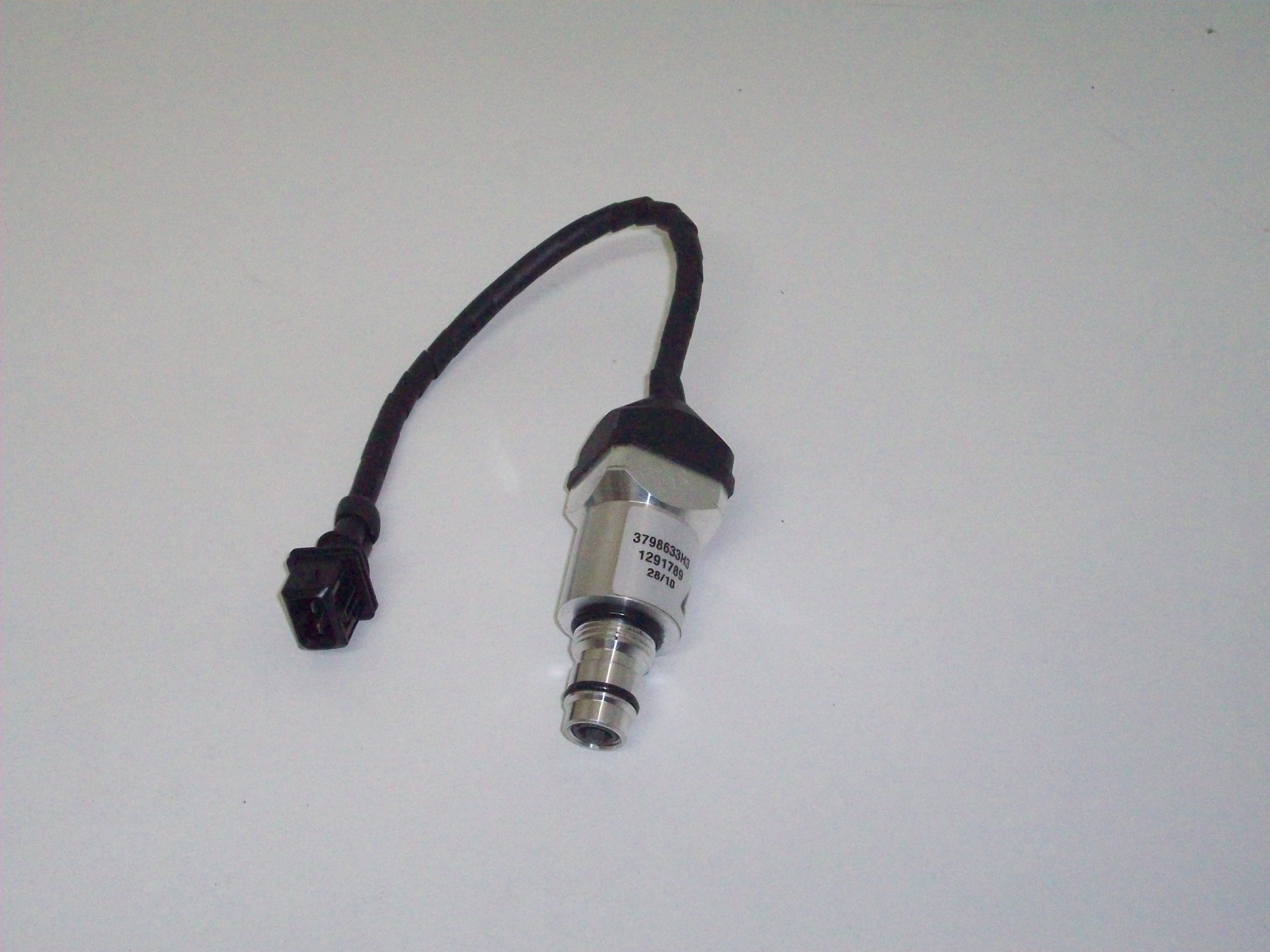 CZUJNIK FILTRA HYDRAULIKI 3798633M3 MASSEY FERGUSON - Agrotop